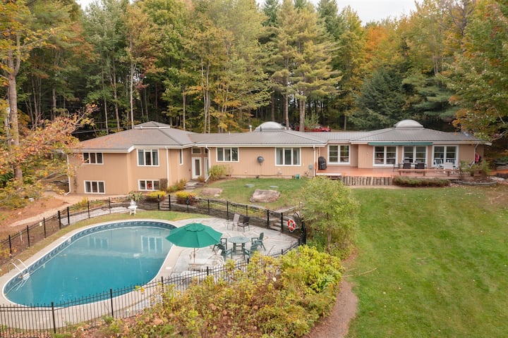 Alpine Chateau Stowe-7 Br-6 Bath-game Room - Vermont
