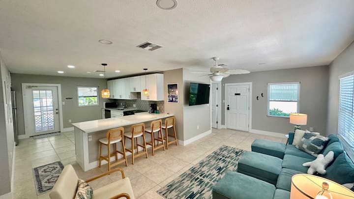 Turtle Nest Beach House - Fort Myers Beach, FL