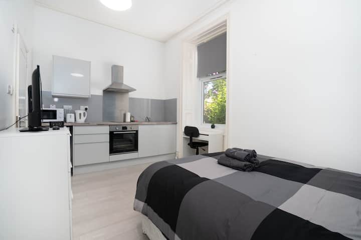 Cosy Fully Equipped Studio 3, Close To University - Aberdeen