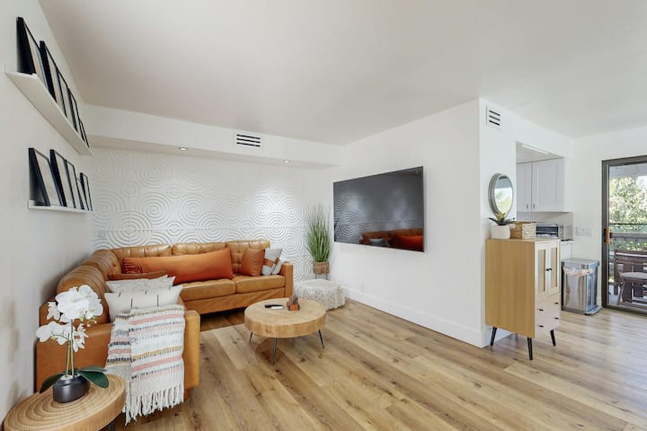 2br Condo With Pool, Hot Tub, Golf, Tennis - Palm Springs, CA