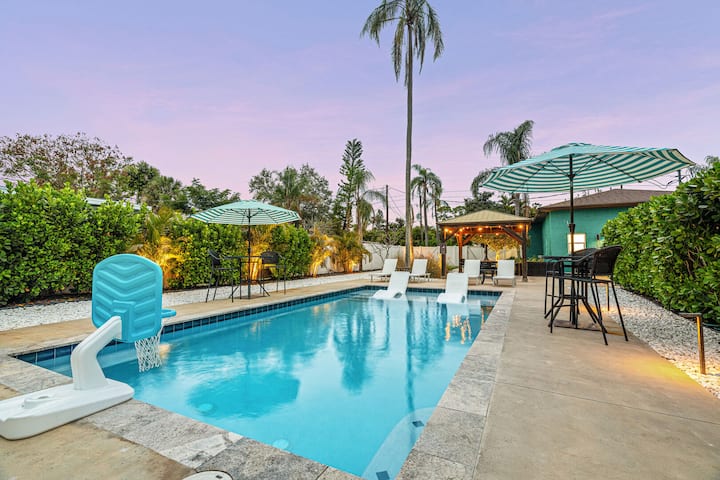 Twin Palms | 2 Homes + Private Pool+putting Green - Sarasota, FL