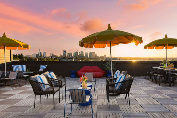 Rooftop + 1 Mile To Broadway | Carter 1bdr Suite - Nashville, TN