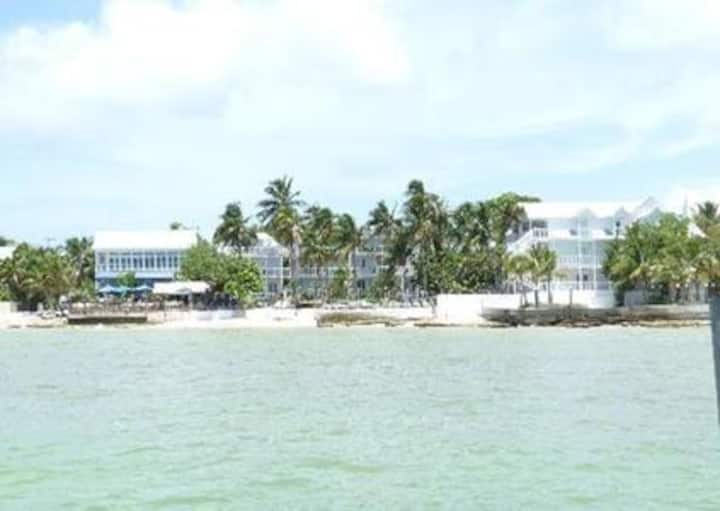 Coconut Beach Resort, Pool, Hot Tub, Beach - Key West, FL