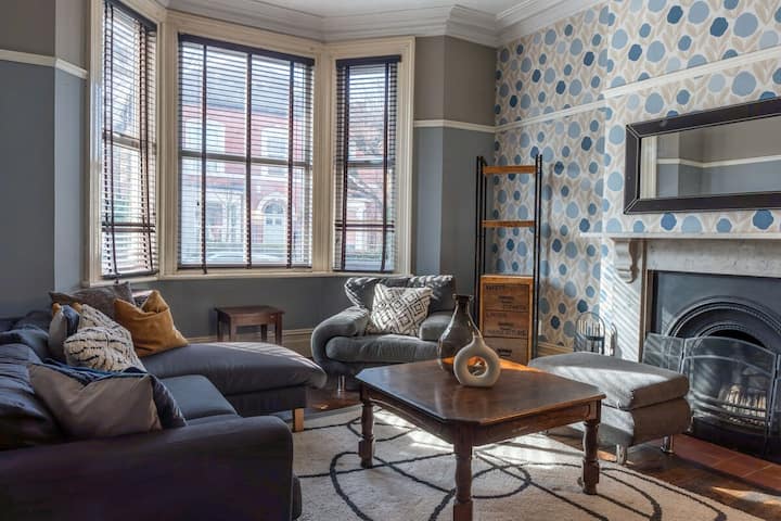 Derby Base | Shops & Transport Nearby | Parking - Derby