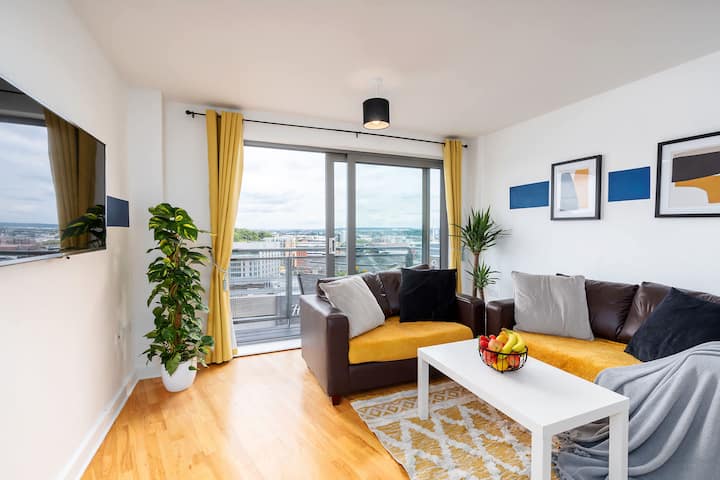 25% Off | City Views | Gated Parking | Balcony - Sheffield