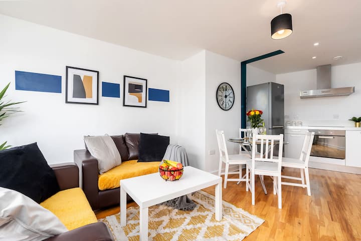 25% Off | City Views&nbsp;| Gated Parking | Balcony - Sheffield