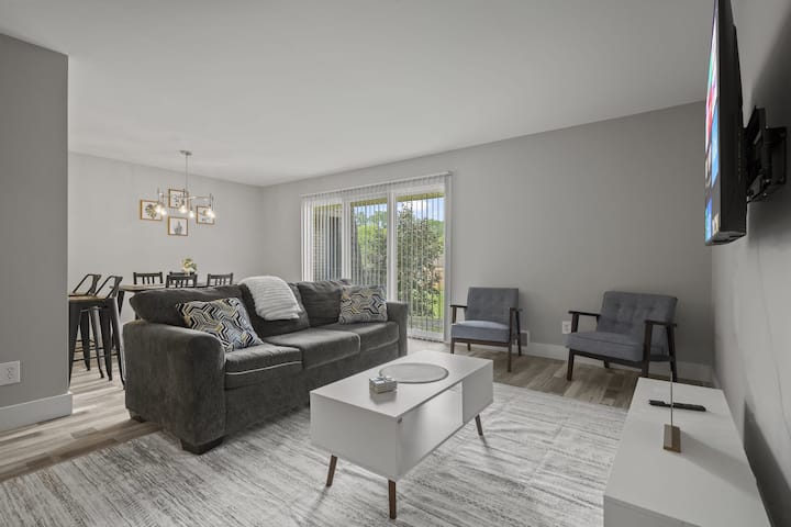 2br Stay Close To Downtown - Rochester Hills