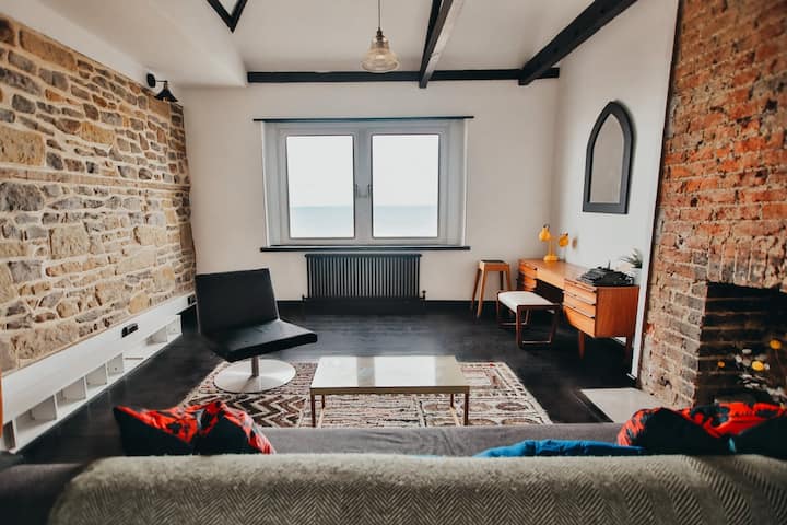 Welcome To The Pier Loft! - Hastings