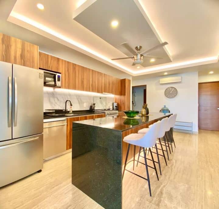 Spacious Apartment: 3 Bedrooms, Terrace And Pool - Cancún