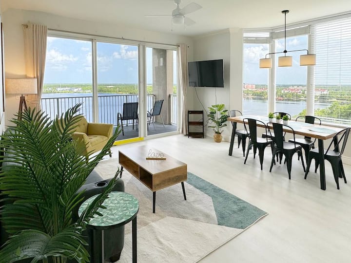 Beautiful Lake & Disney Views. Stylish 2 Bedroom - Lake Buena Vista