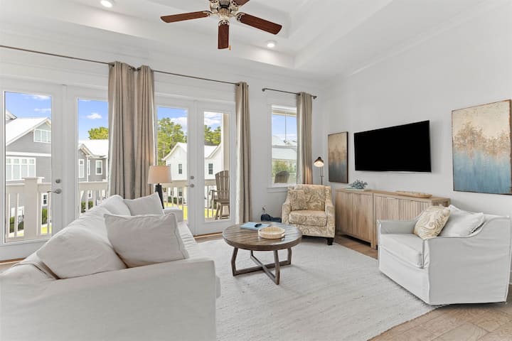 6 Seater Golf Cart | Bikes | 2 Resort Pools - Rosemary Beach, FL