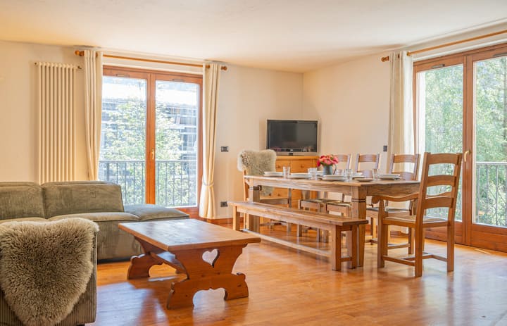 Coeur Des Alpes - Un Apt Spacieux De 3 Chambres - Chamonix