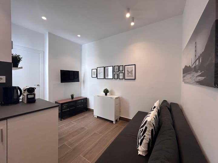 Apartamento Moderno En Retiro-barrio Salamanca - Madrid