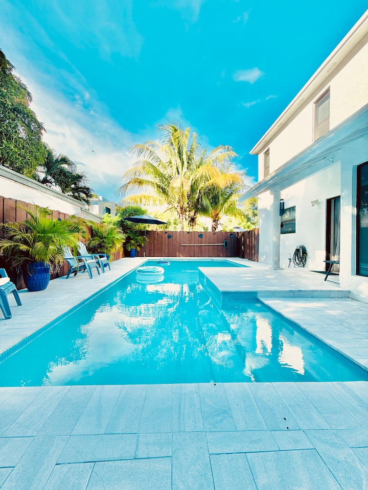 Miami 4br Oasis: Heated Pool, Sleeps 10 - Miami