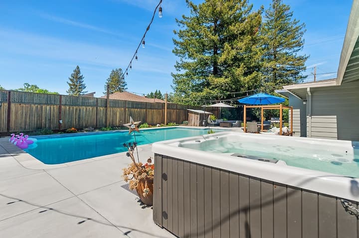 Happy House Getaway - Pool, Hot Tub & Wine Country - Santa Rosa, CA