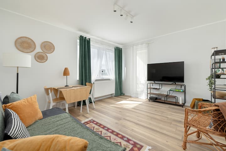 Tysiaclecia Studio Apartment | Parking | Balcony - Katowice