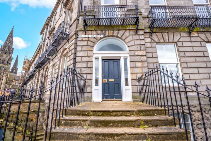 Luxury Flat With Castle Views In Edinburgh - Edinburgh