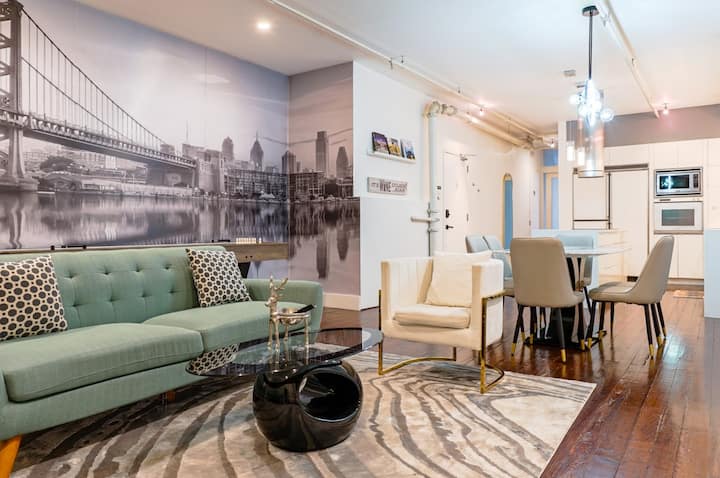 Old City 2br Apt W/ Shuffleboard! Walk Everywhere! - Philadelphia