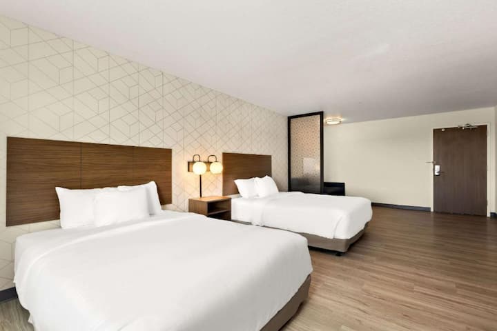 Comfortable Home Away From Home | Free Parking - Nampa, ID
