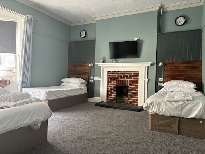 The Golden Lion, Weymouth - Family Room - Ensuite - Weymouth