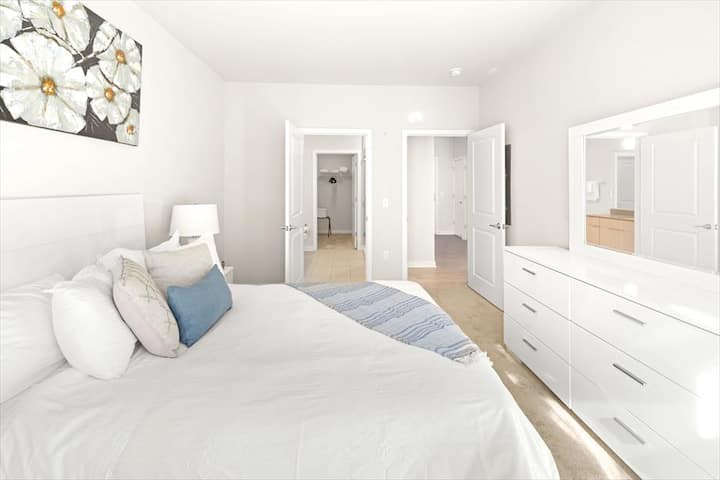 Reston 1 Br | Wheelchair Accessible | Pet Friendly - Reston, VA