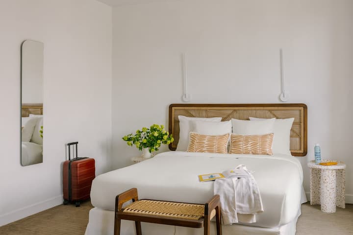 Sonder At Yelo Lumière | 3br Apartment, Balcony - Cannes