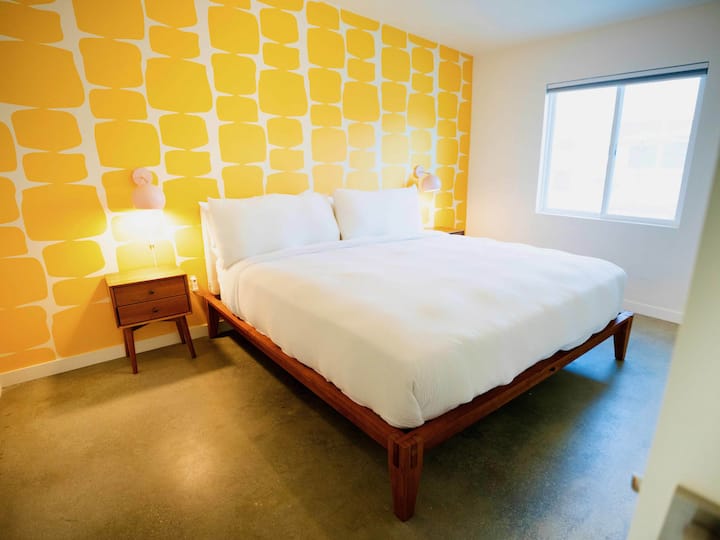 Boutique Hotel | Premium Suite | Private Patio - Palm Springs, CA