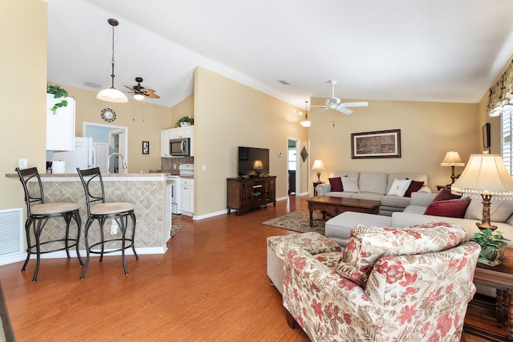 Salty Drifter - 2/2 In The Village Of Pennecamp - The Villages, FL