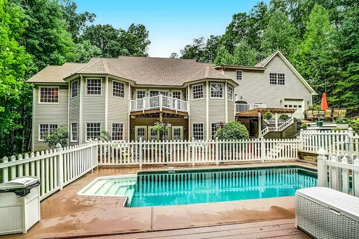 Lakefront 3br With Pool, Hot Tub, Dock, Sups & Gym - Lake Anna, VA