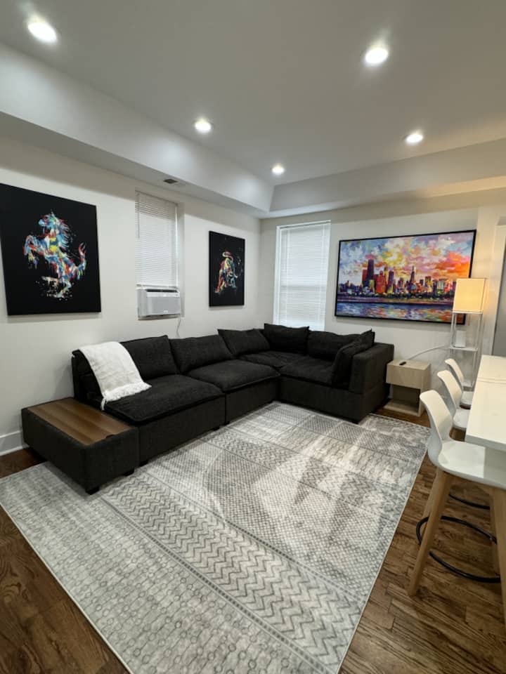 Chic Euro City Getaway- Close To Downtown - Burnside - Chicago