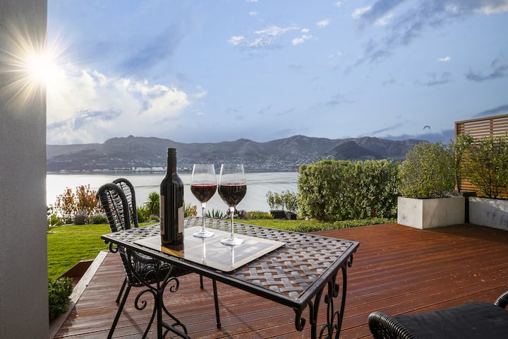 Sanctuary At The Bay - Diamond Harbour Retreat - 