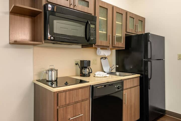 Affordable Family Room | Near Fort Myers Beach - Fort Myers Beach, FL