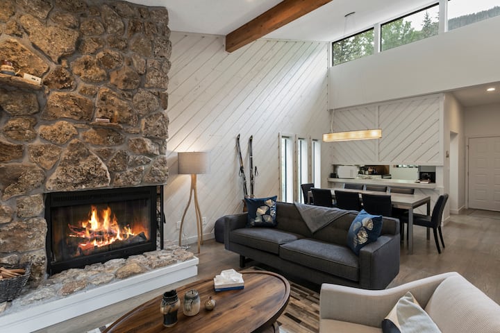 Spacious Cozy Condo, On Bus Route - Vail, CO
