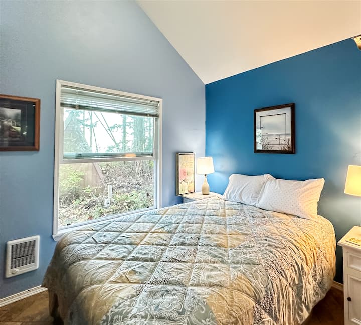 Casita: Cozy Cottage Nestled In A Wooded Retreat - Miller Peninsula State Park, Sequim