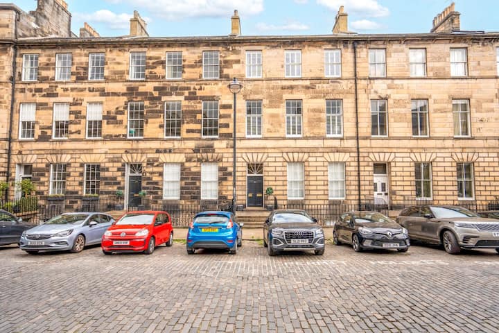 Georgian Splendor In Edinburgh Apartment - Edinburgh