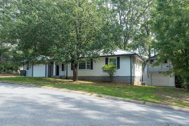 Marietta Square | Great Pricing | 3 Bedrooms -Pets - Marietta
