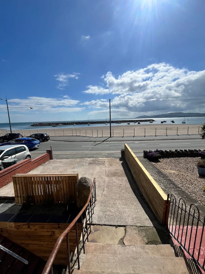 Stunning 2 Bedroom Ground Floor Sea View Apartment - Colwyn Bay