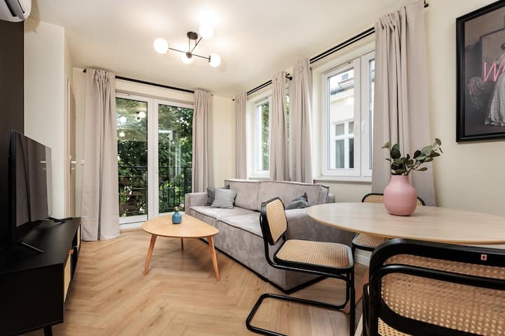 D2. Krowoderska 55 - Krakow