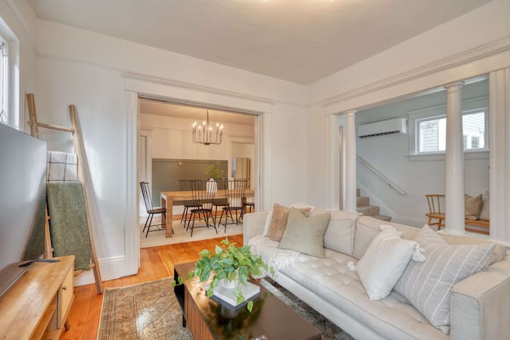 Private 2br Craftsman | King + Queen | Stairs - Brooklyn Action Corps - Portland