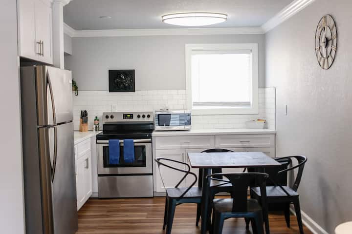 Sojourn Tide Suite 2 Br 2 Ba At Beach Cottages - Norfolk, VA