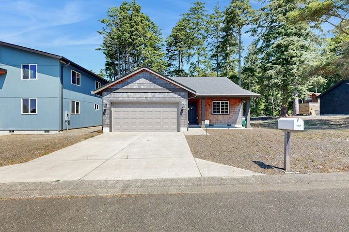 3br Close To Beach, Lake And Town - Rockaway Beach, OR