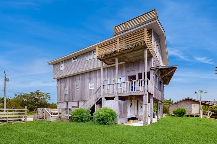 Luxury Waterfront Living In A Coastal Paradise - Hatteras, NC