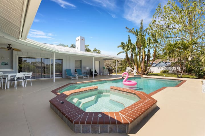 Spacious Pool Home W/ Several Bonus Spaces! - Bradenton, FL