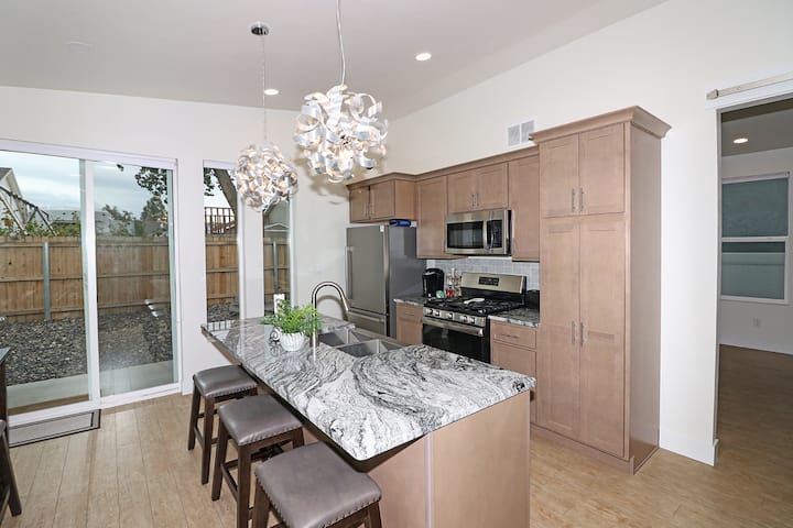 Tranquil Modern Haven Holidays Shopping Cmu - Grand Junction, CO