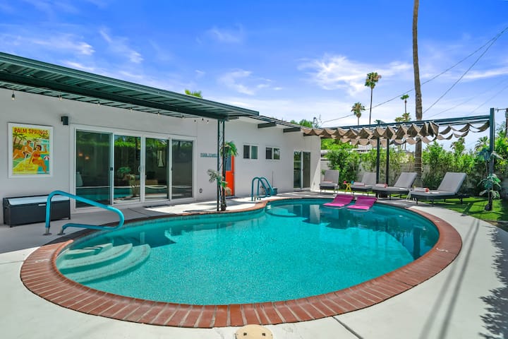 Oasis De Caroleta – Retro Poolside Desert Retreat - Palm Springs