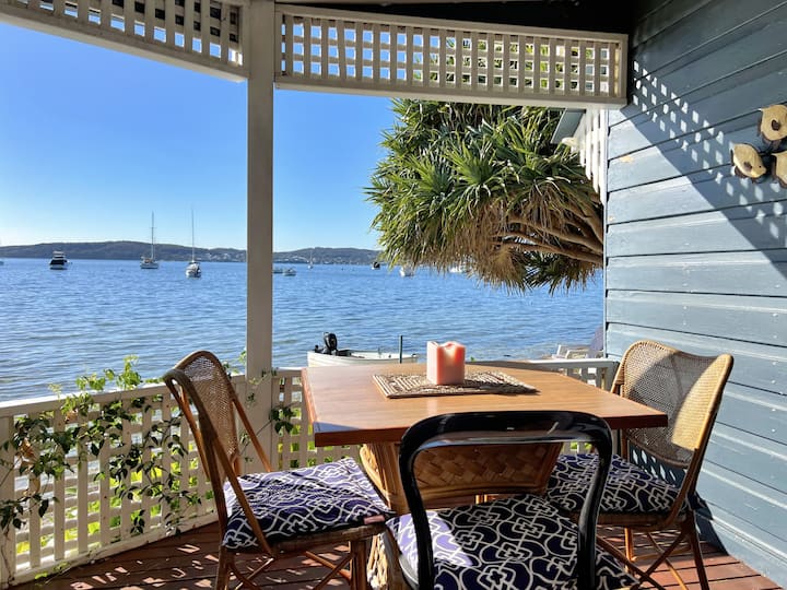 Selby Cottage- Waterfront, Fire & Outdoor Dining - Lake Macquarie