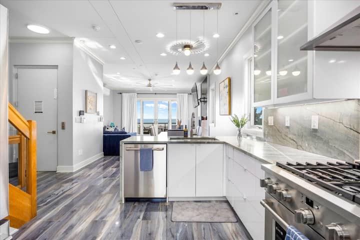 Beachfront 4br/4.5ba Designer Home W/ Hot Tub - Atlantic City, NJ