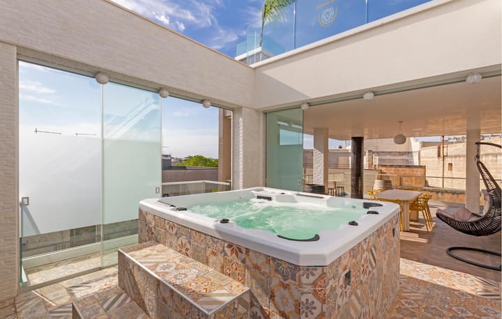 Awesome Apartment In Grottaglie With Jacuzzi - Grottaglie