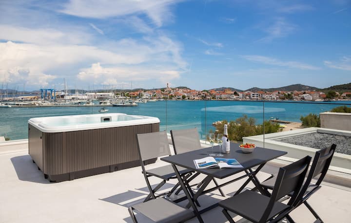 2 Bedroom Gorgeous Apartment In Betina - Murter