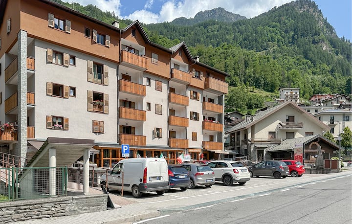 Nice Apartment In Lanzada - Caspoggio